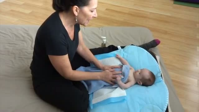 Benefits of Infant Massage for Both Child and Caregiver - Article 3279